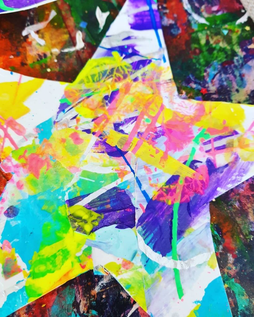 Eric Carle inspired stars – Ema Lou kids art craft