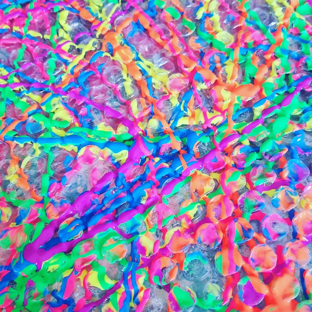 Upcycling bubble wrap. – Ema Lou kids art craft