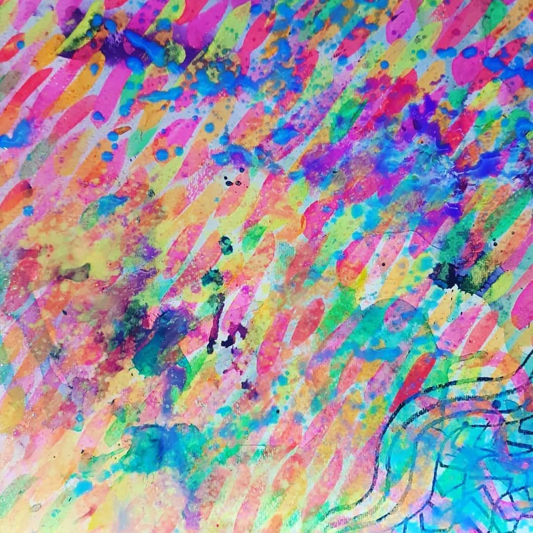 Spray paint clouds – Ema Lou kids art craft