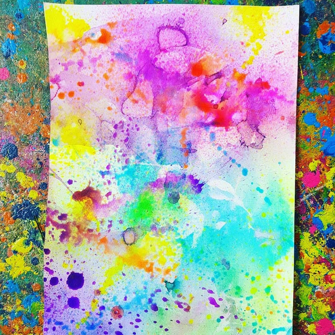 Spray paint clouds – Ema Lou kids art craft