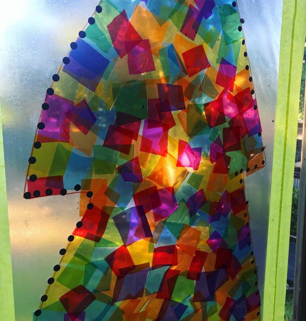 Cellophane Christmas tree – Ema Lou kids art craft