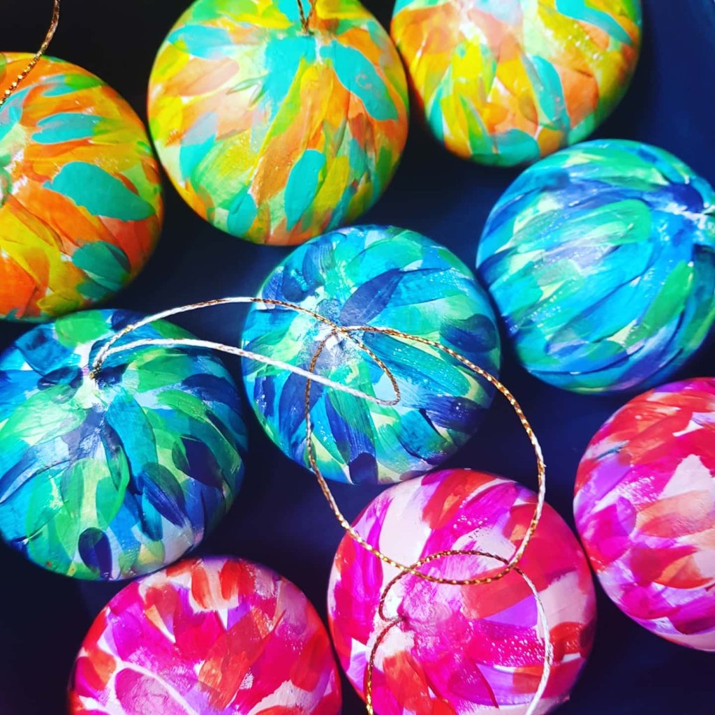 Hand painted Christmas baubles – Ema Lou kids art craft