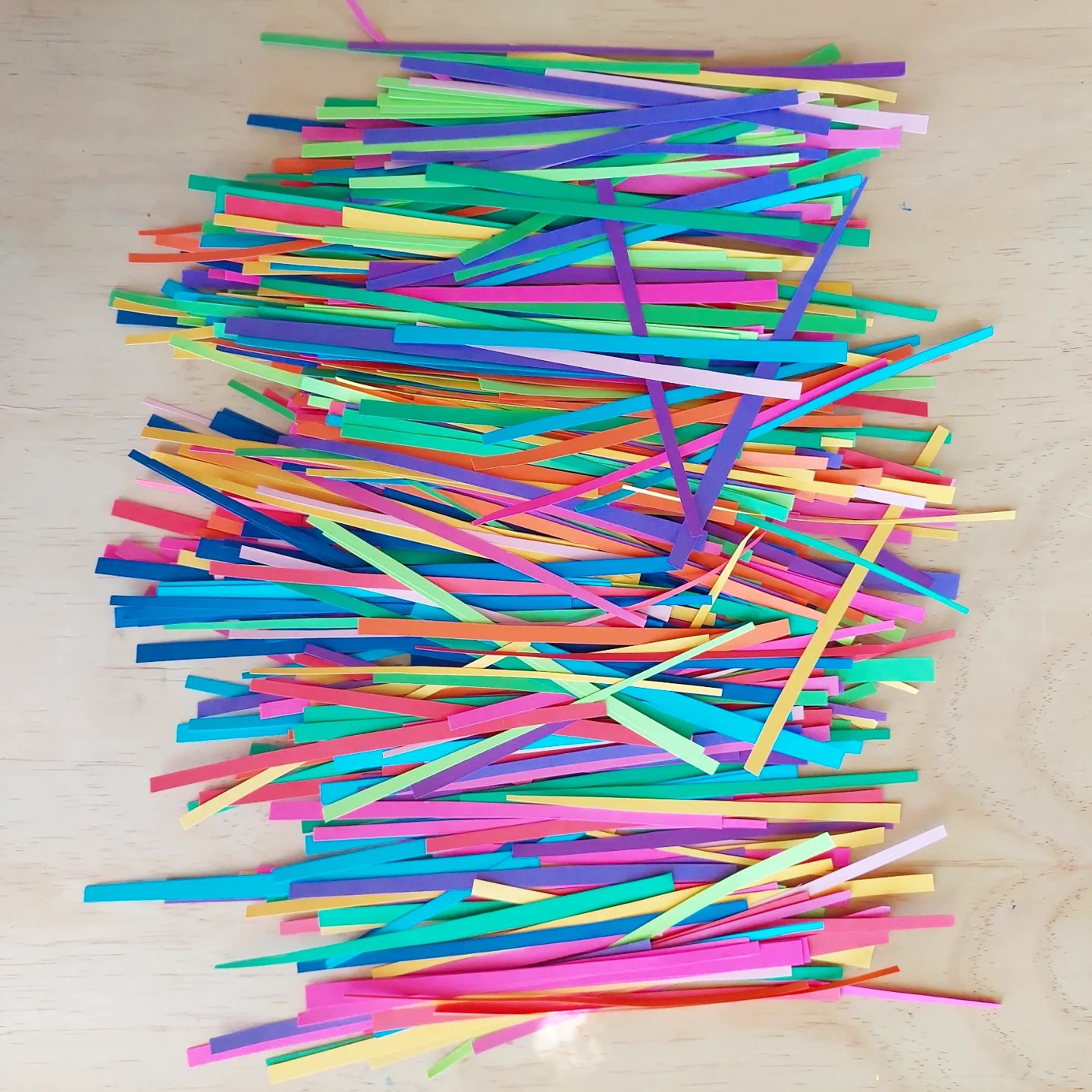 DIY paper confetti – Ema Lou kids art craft
