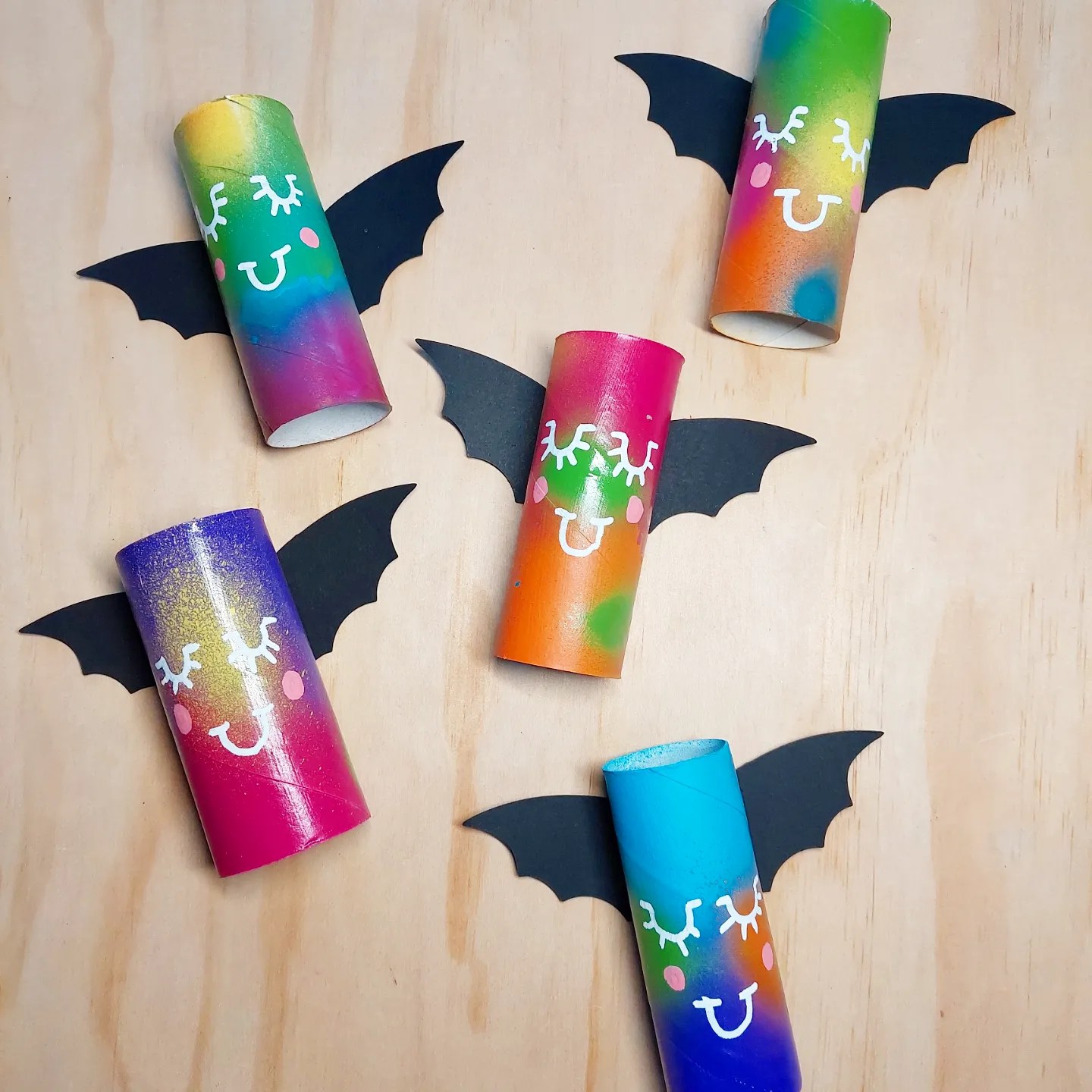 Bats for Halloween upcycling DIY – Ema Lou kids art craft