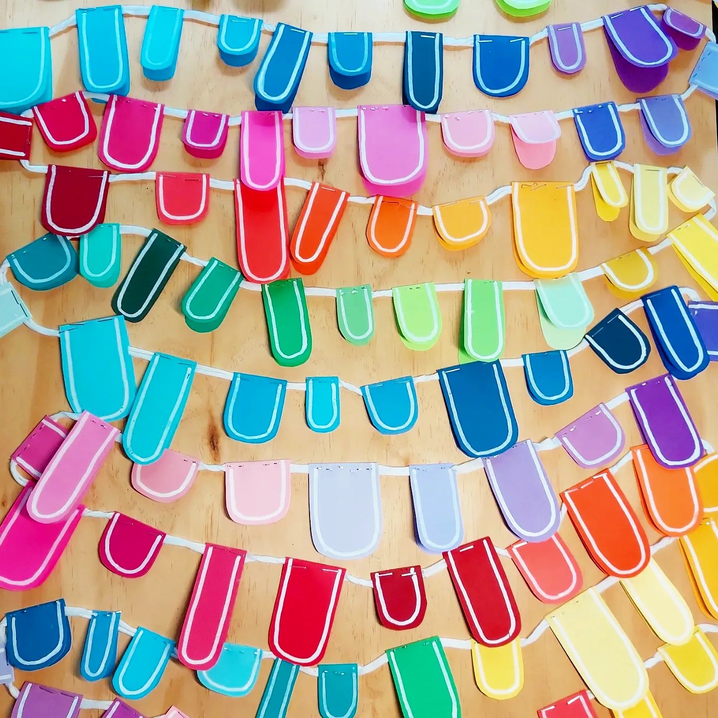 DIY paper bunting flags – Ema Lou kids art craft