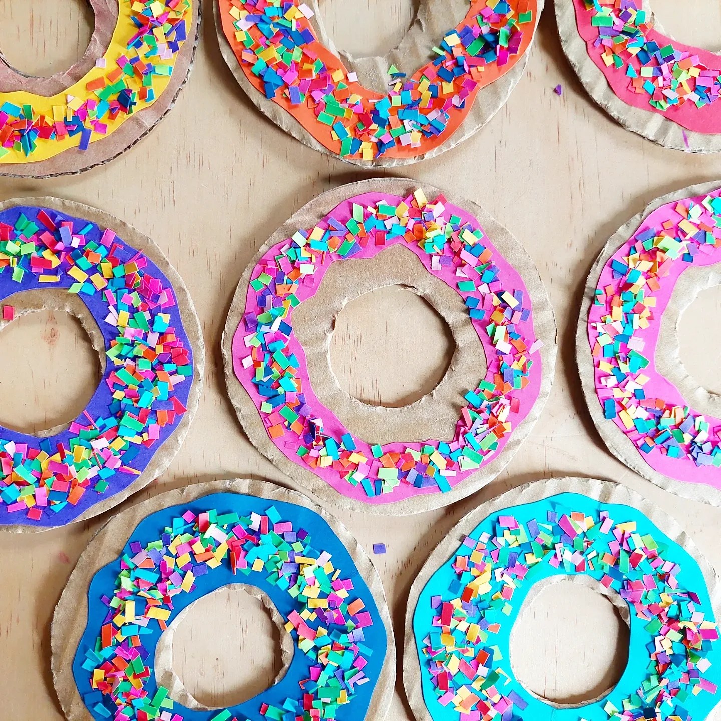 DIY cardboard donuts – Ema Lou kids art craft