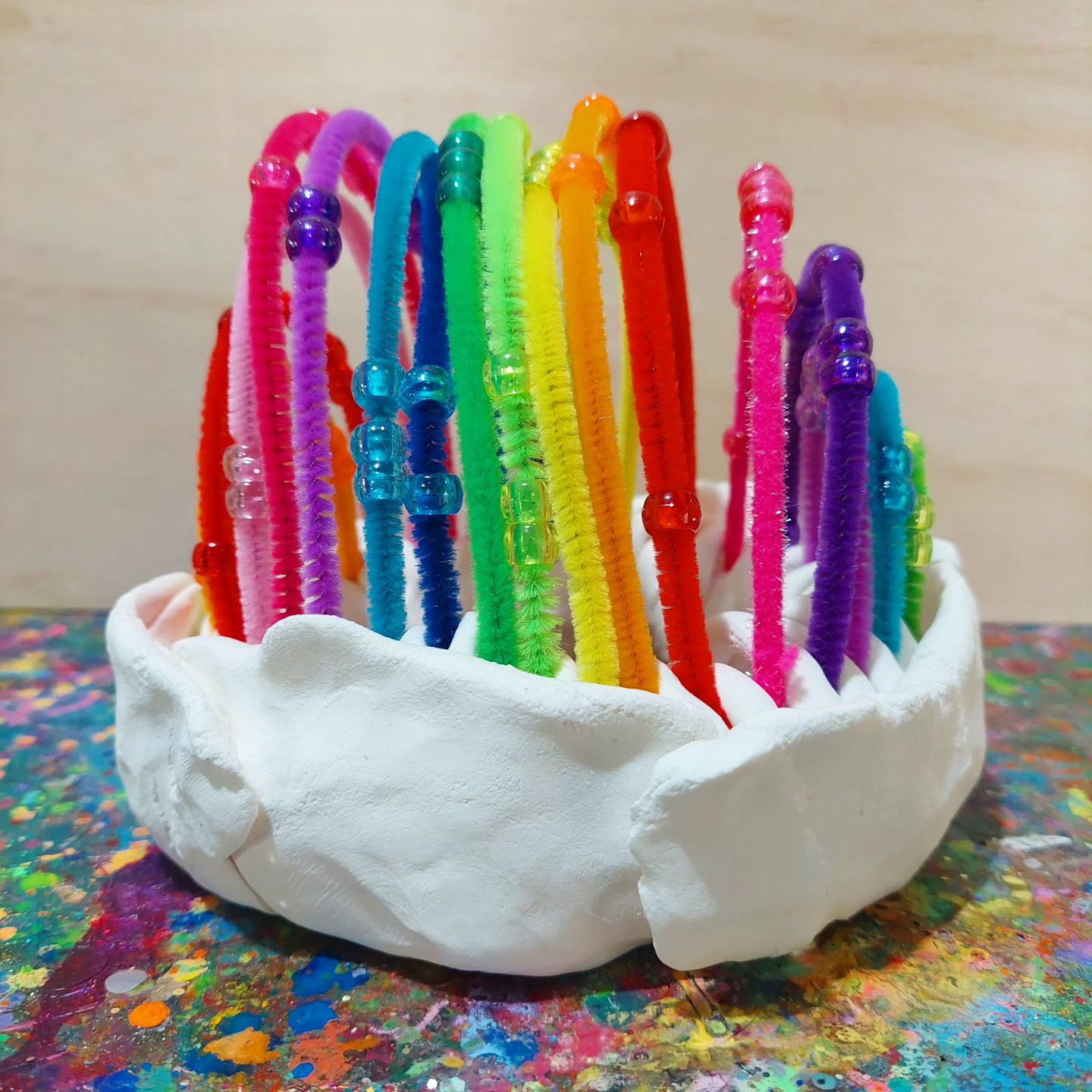 Pipe cleaner rainbow – Ema Lou kids art craft