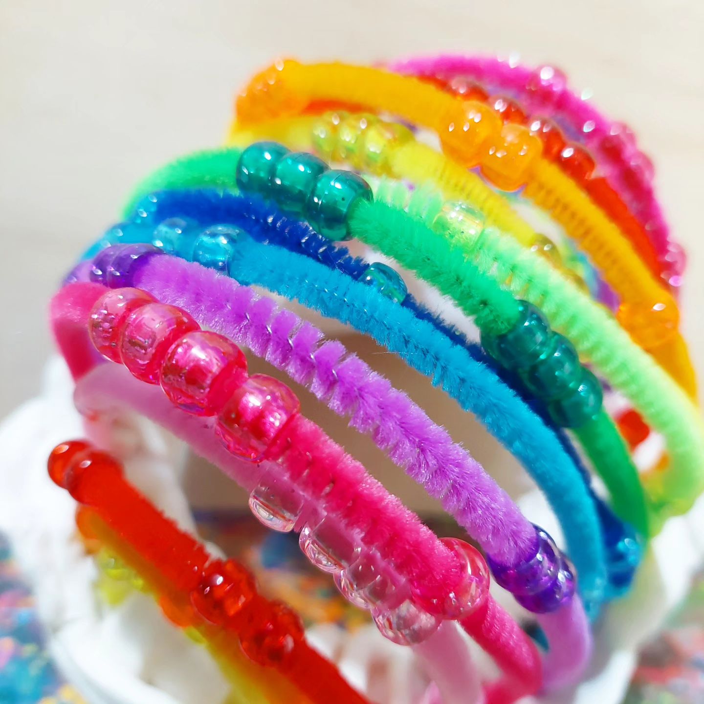 Pipe cleaner rainbow – Ema Lou kids art craft