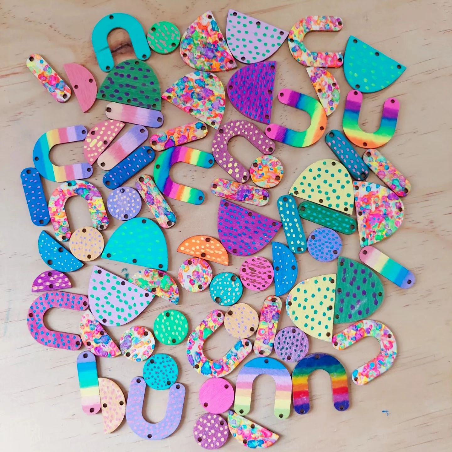 Colourful shapes! – Ema Lou kids art craft