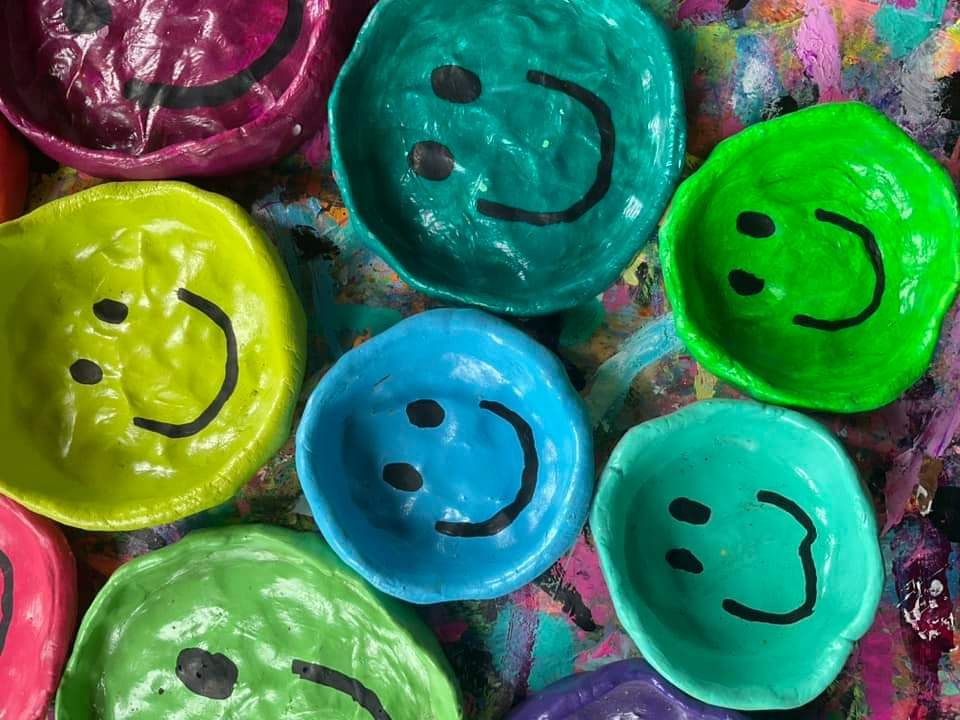 Smiley face air dry clay bowls. – Ema Lou kids art craft